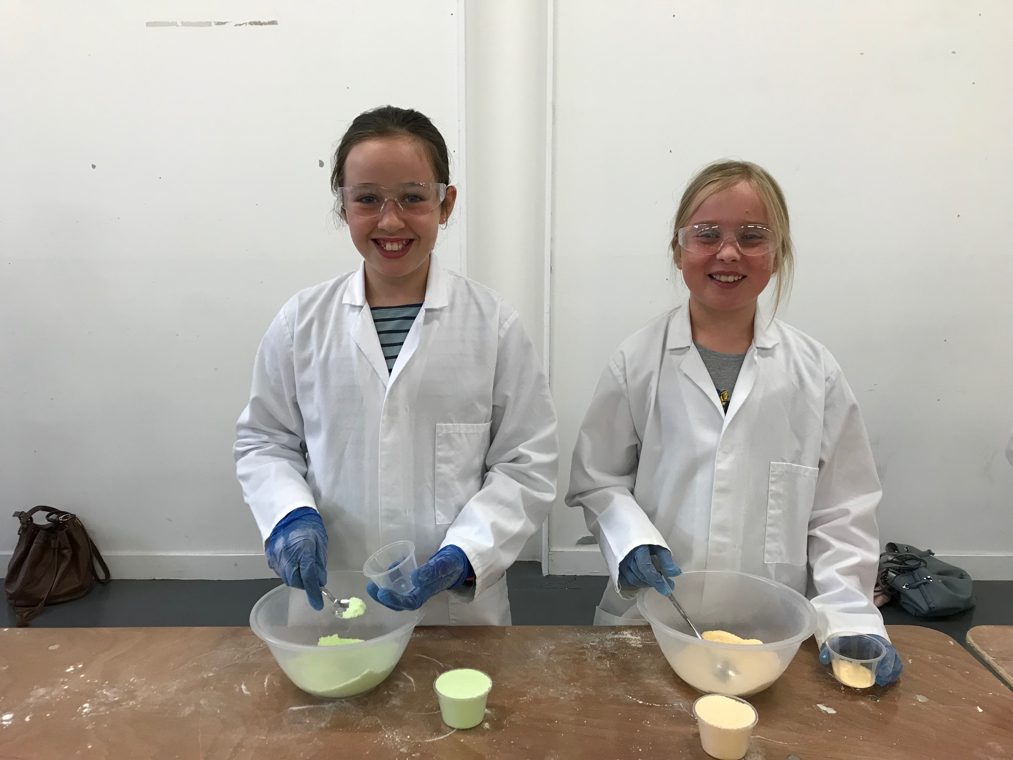 The Science of Bath Bombs! – Lab Rascals